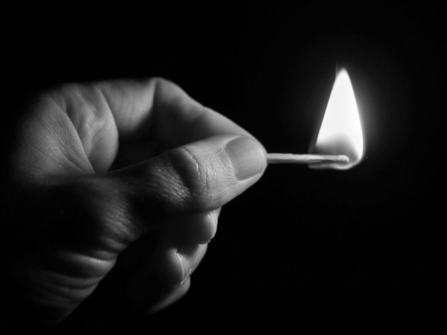 From Darkness to Light: How Jesus Brings Hope to Men in Dark Seasons ...